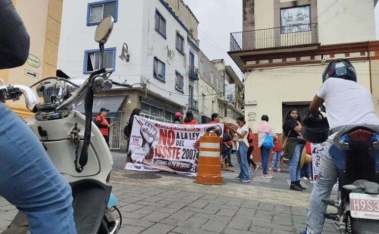 Maestros de la CNTE realizan bloqueos y toma de casetas en varios ...