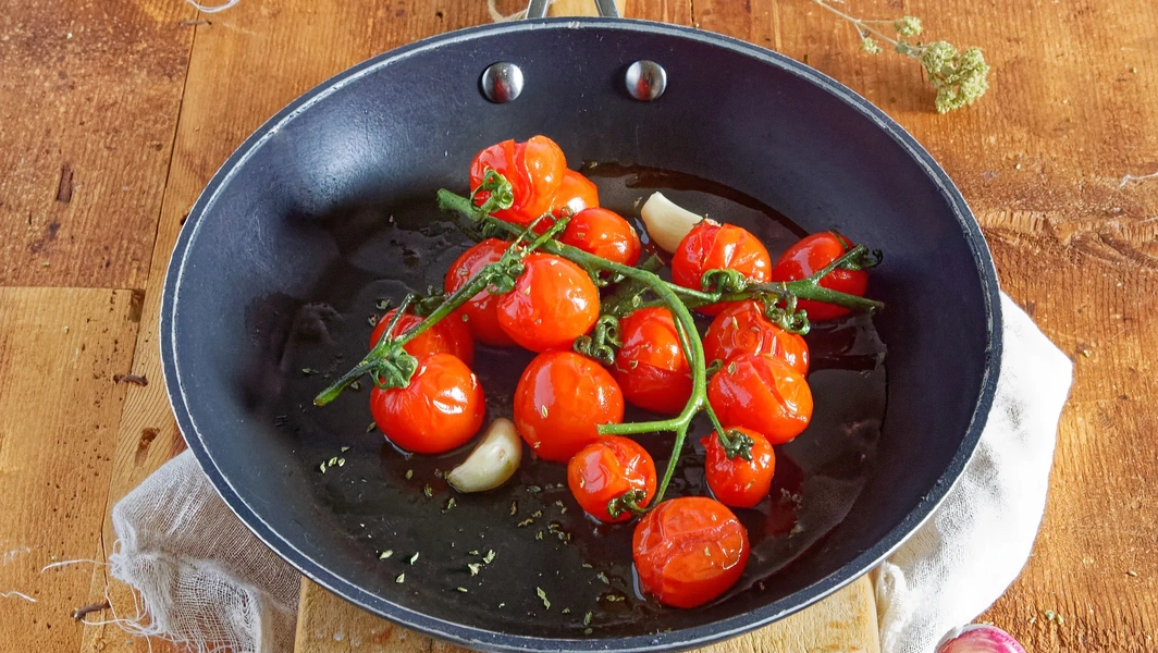 Cherry tomato pasta that tastes like summer