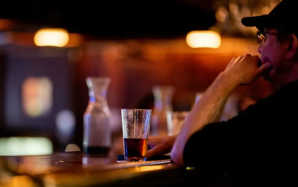 Study finds no safe alcohol level, risks rise above 7 drinks weekly