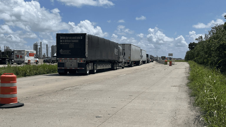 Traffic alert update: I-10 reopens after three big rigs, pickup truck ...