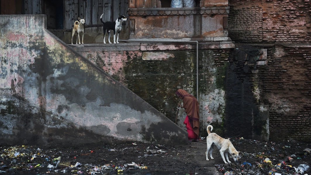 Balcony collapse near Banke Bihari Temple injures several devotees