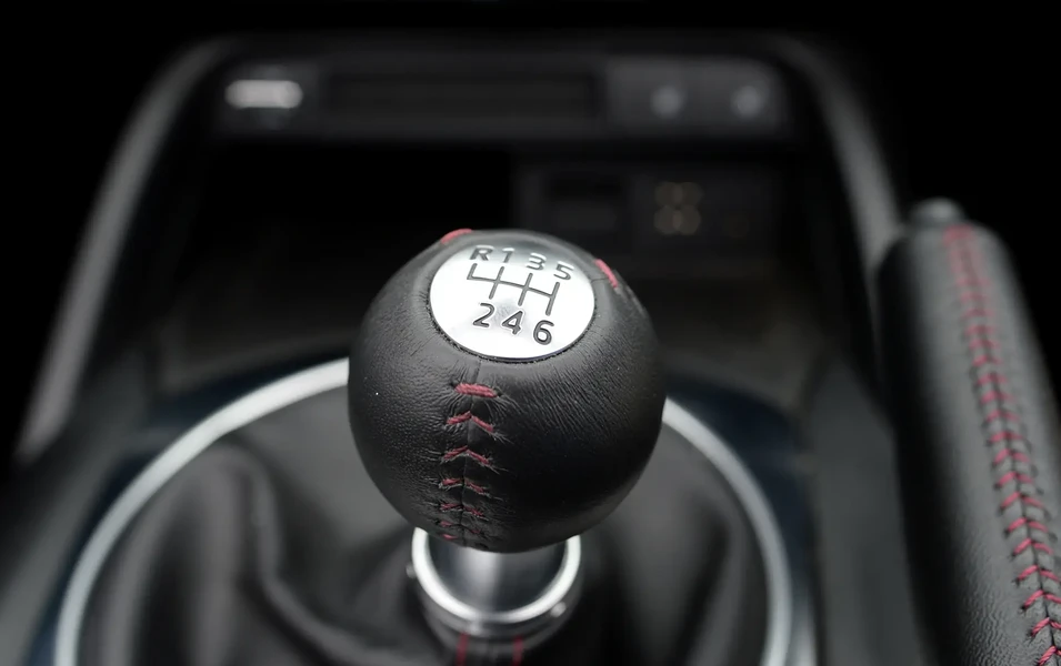 Manual vs automatic: Choosing your perfect drive