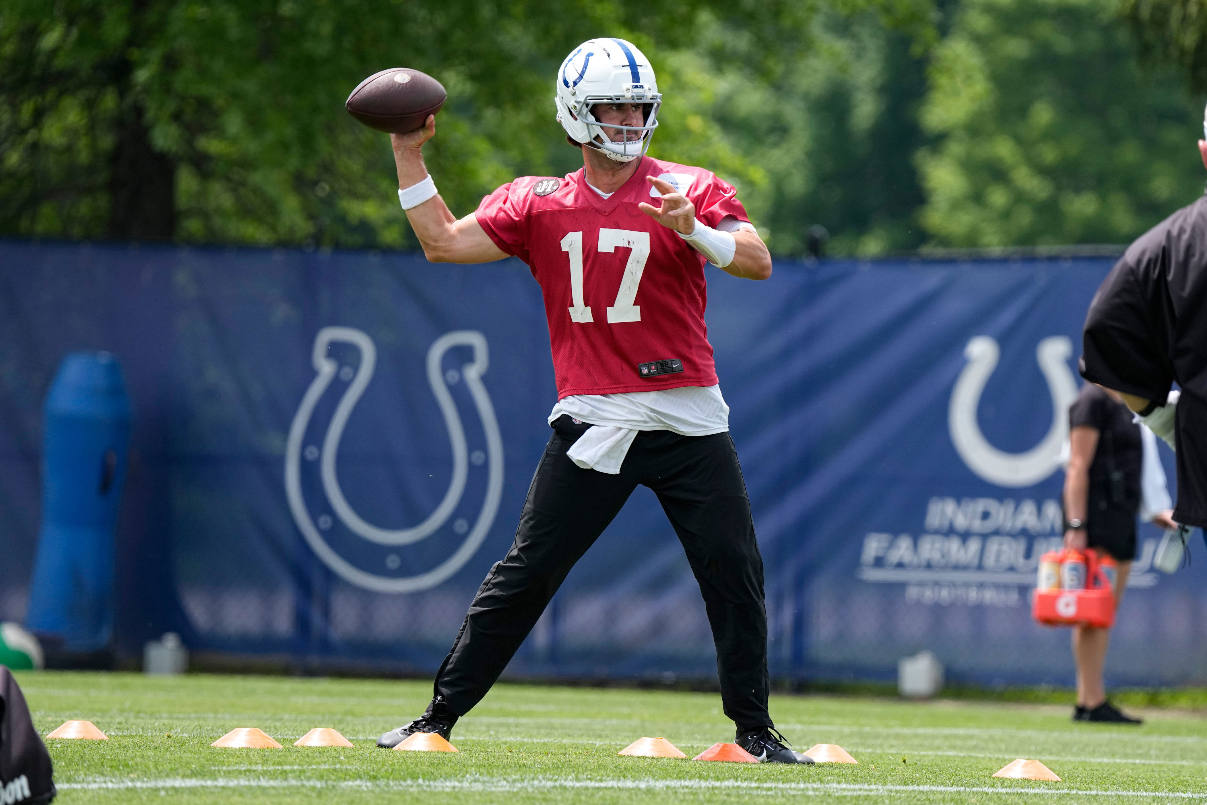 QB Daniel Jones eager to be full participant in practice, meanwhile ...
