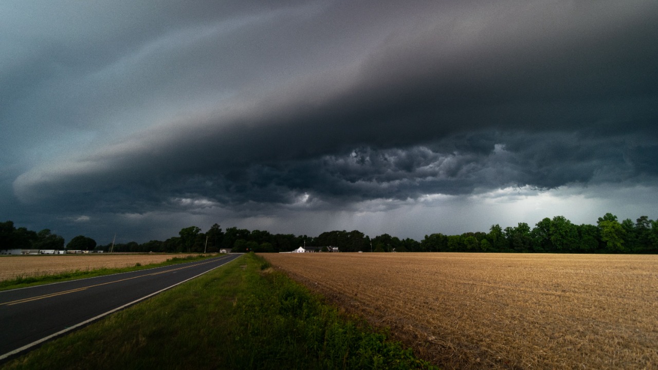 A derecho can flatten trees across hundreds of miles with hurricane ...