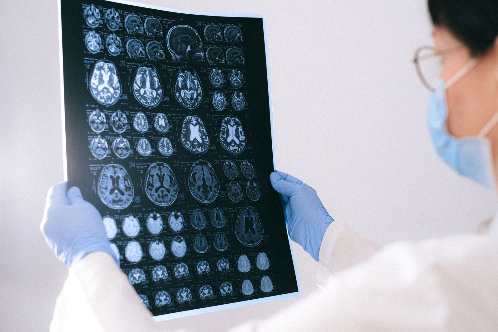 9 brain-boosting food hacks experts recommend