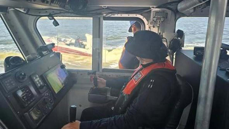 Coast Guard boat crew rescues 7 passengers from sinking vessel in Georgia