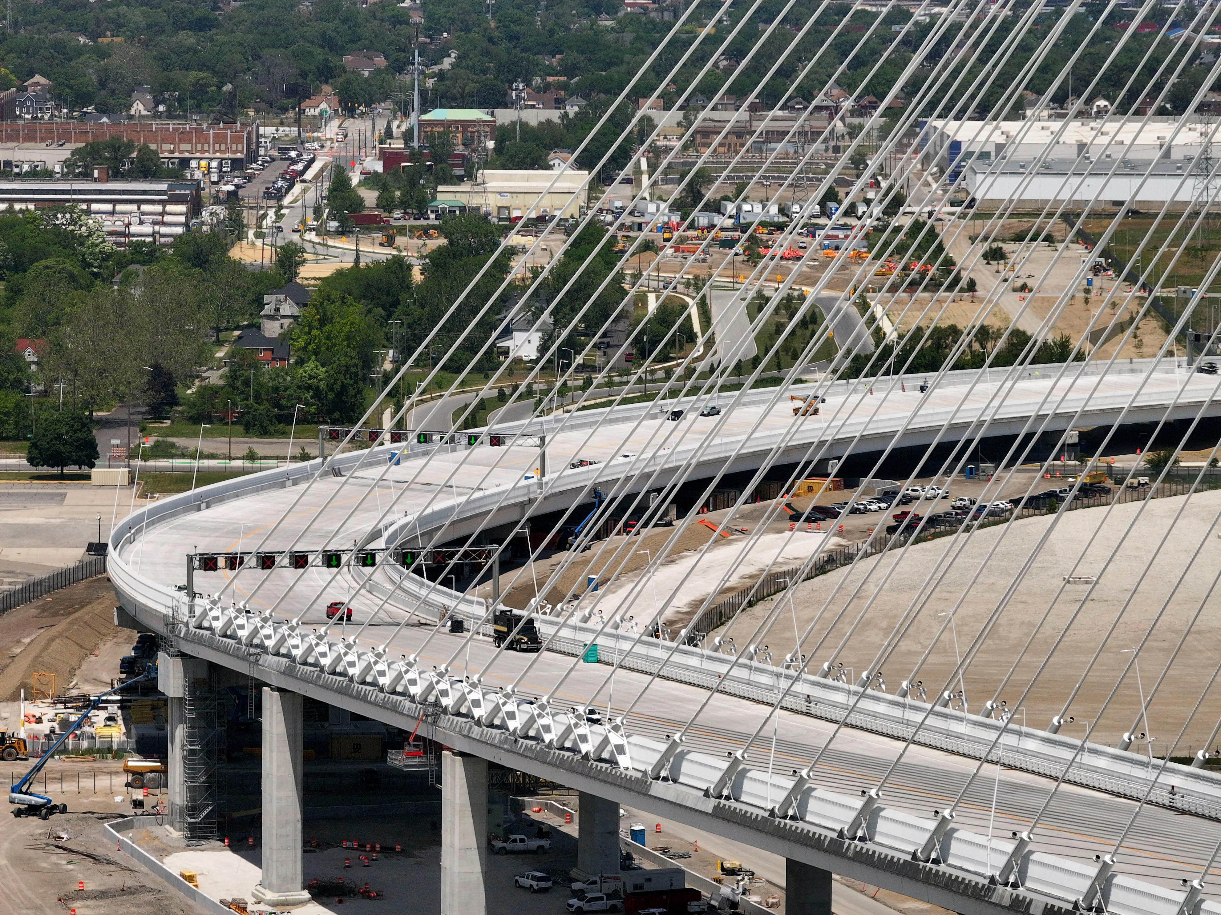 Whitmer hopes Gordie Howe bridge opening can get 'back on track'