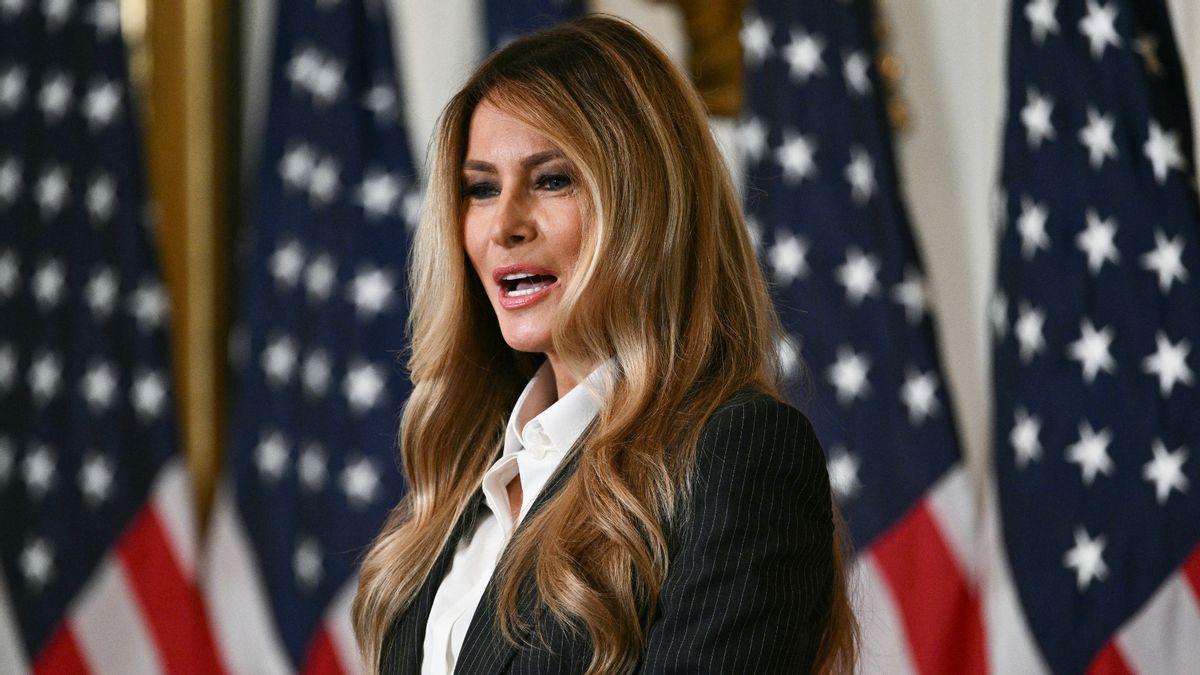 What we know about claim Melania Trump did 'lesbian photo shoot' for ...