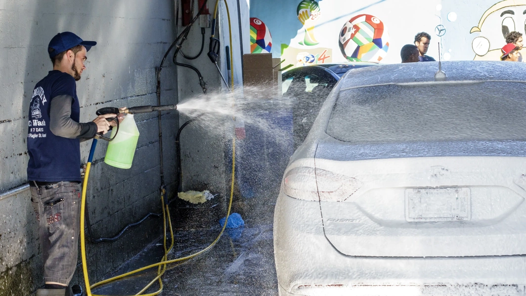 Pressure washing tips every homeowner should know