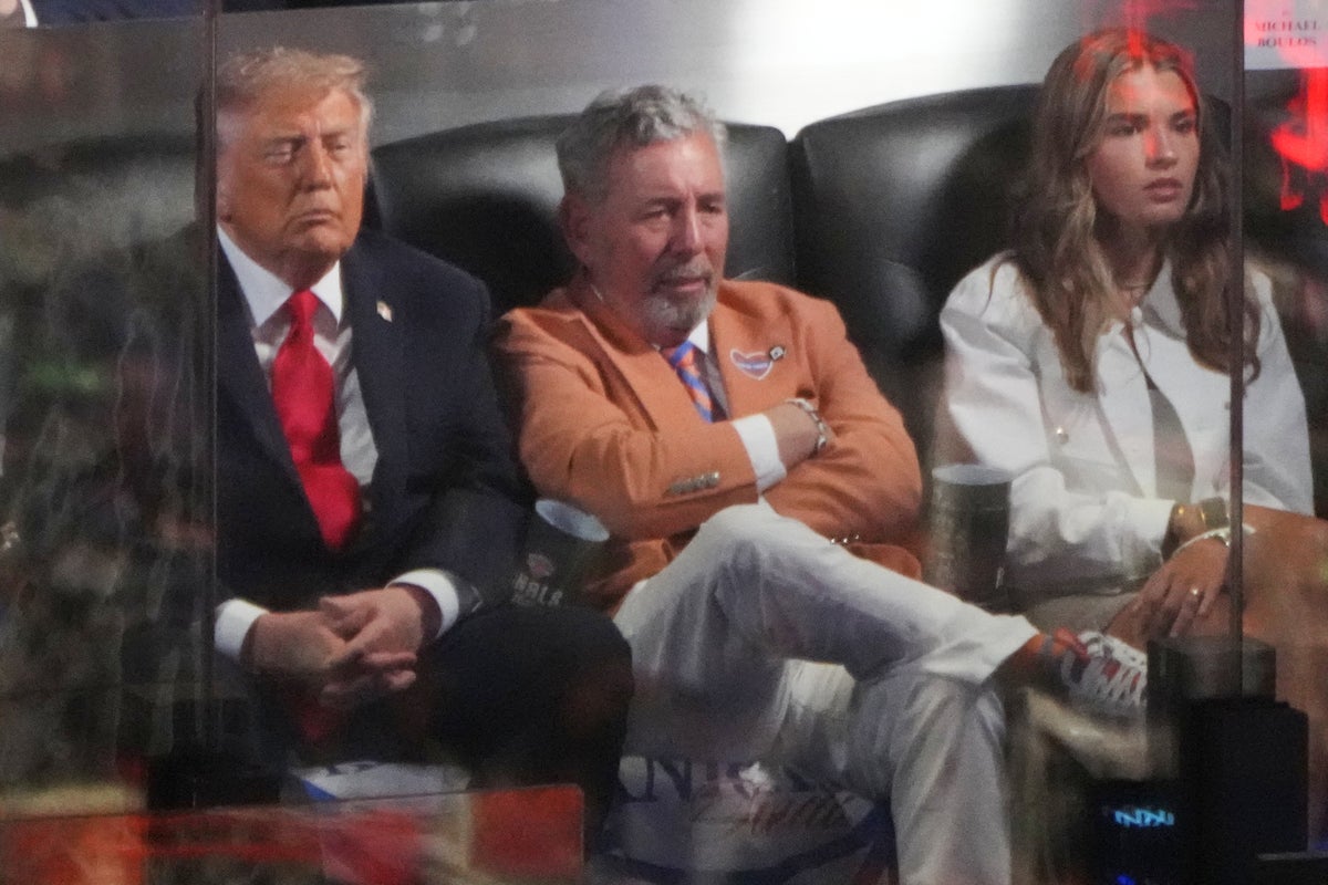 Trump parece cabecear durante partido de la NBA en Nueva York