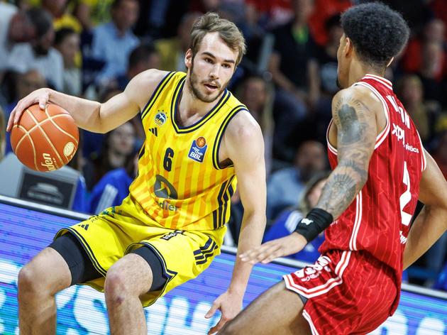 Alba Berlin deklassiert Bamberg und steht im Finale
