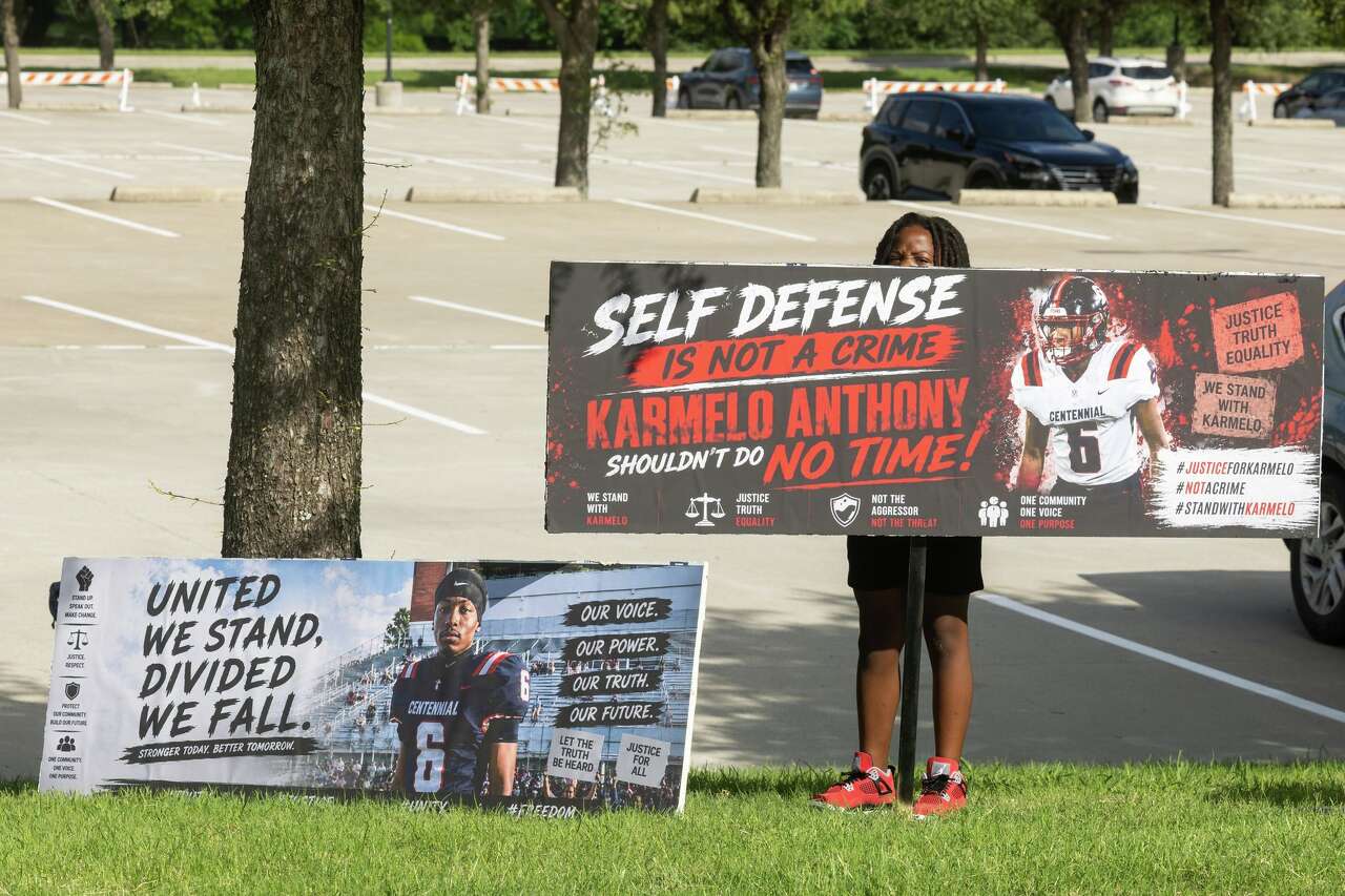 Verbal fights erupt after Karmelo Anthony verdict announcement outside ...