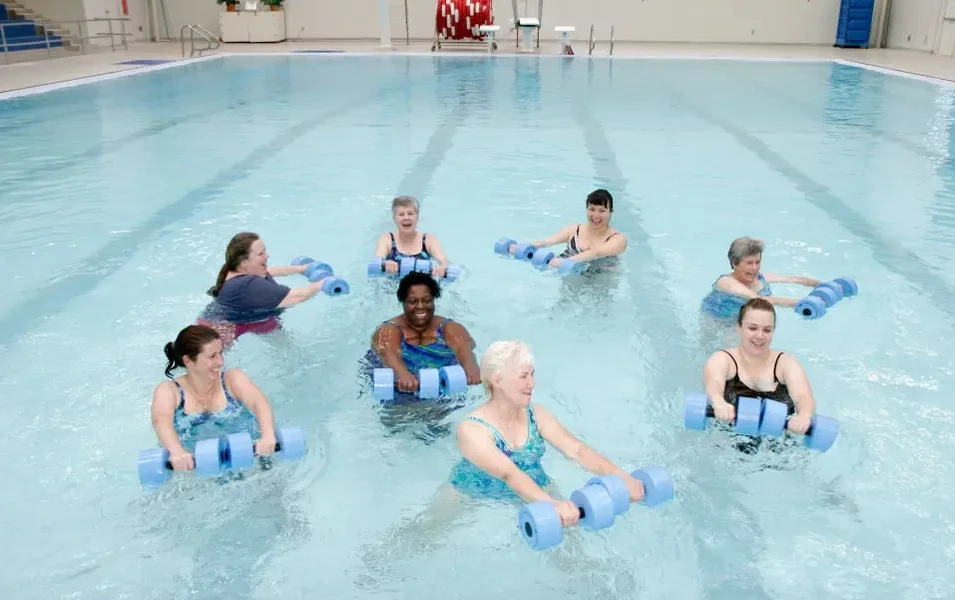 Everyday Health unveils inclusive 30-minute pool workout plan
