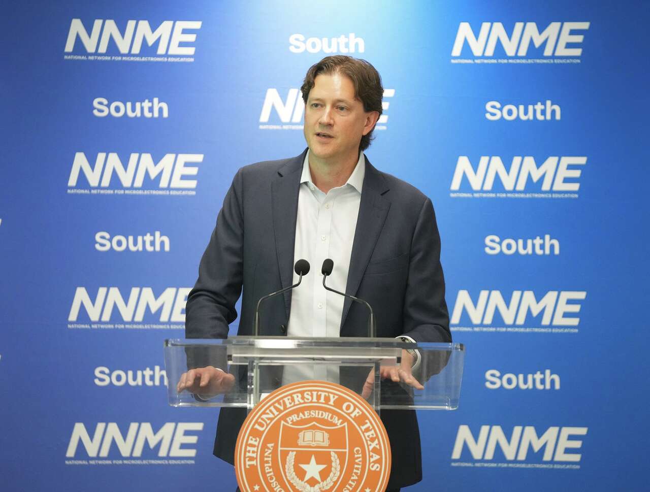 University of Texas leads 10-state effort to fill 29,000 semiconductor jobs