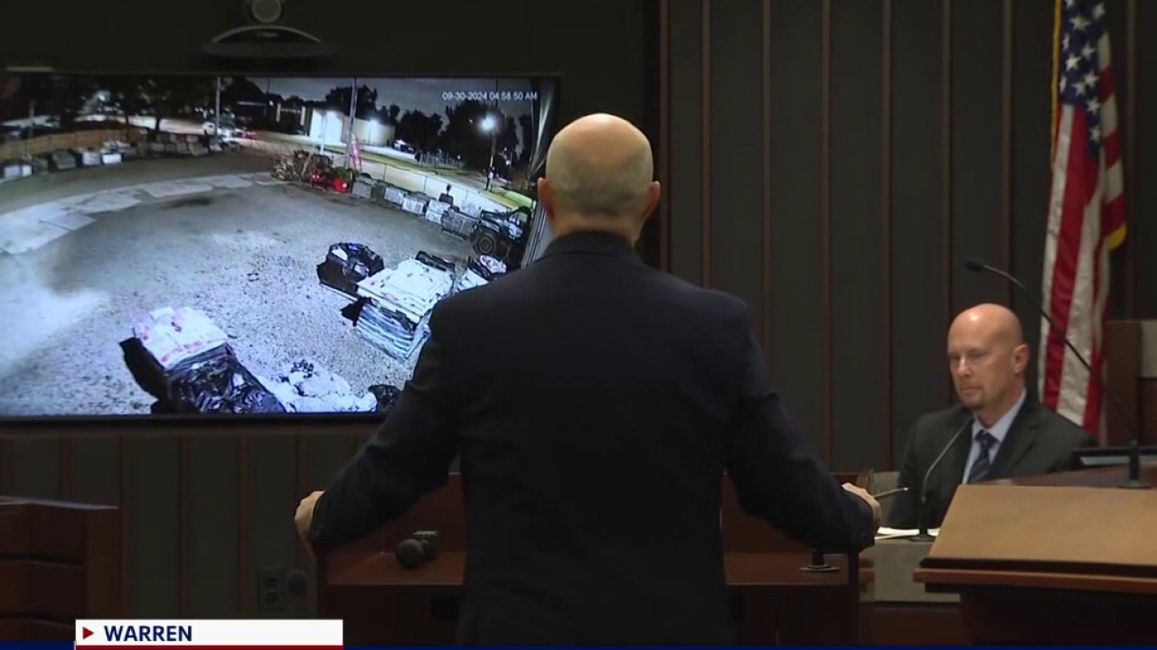 Testimony continues for ex-Warren cop charged in double fatal crash