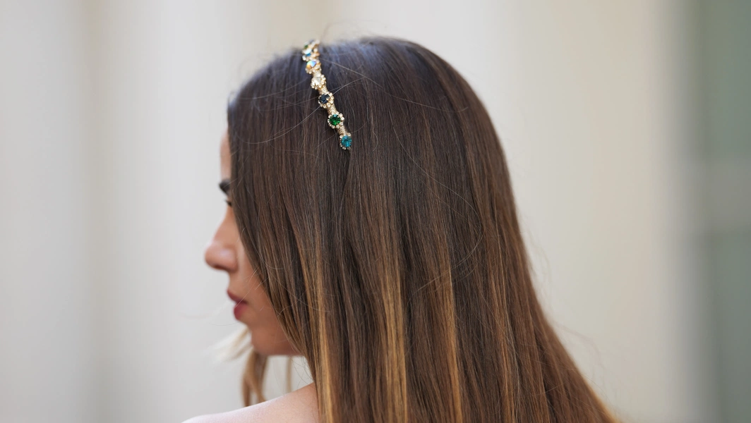 Bandanas and bold clips dominate summer 2026 hair trends