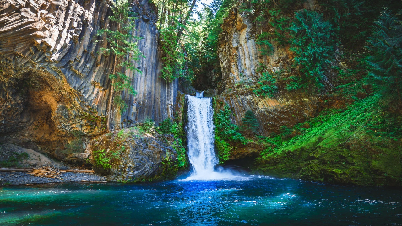 Southern Oregon is hiding a volcanic forest with 15 waterfalls and zero ...