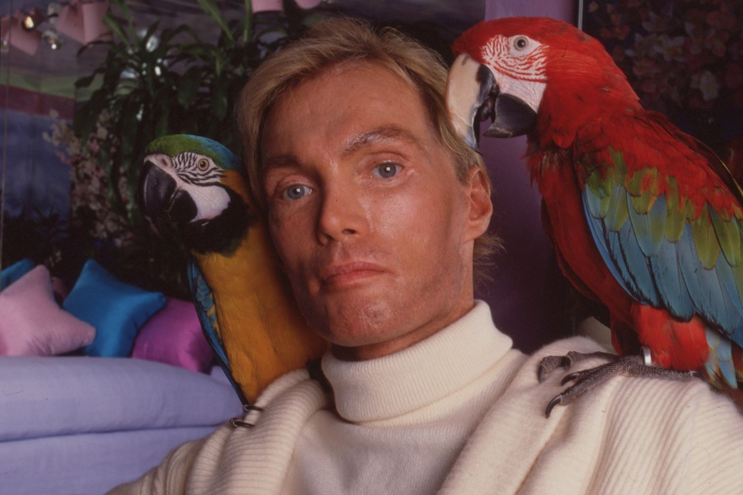 Cult leader who claimed to be an alien moved his followers to house in ...