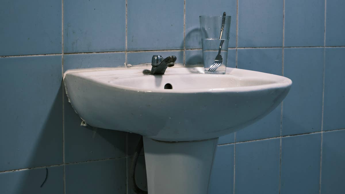 DIYer shares her mini-makeover for tiny, unsightly bathroom sink