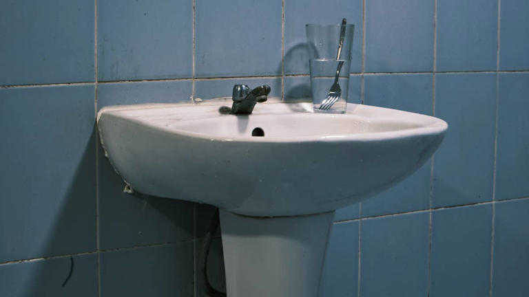 DIYer shares her mini-makeover for tiny, unsightly bathroom sink