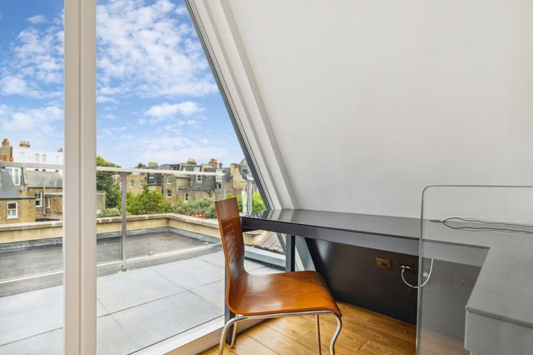 The 'surprising' south-west London home on sale for £550k