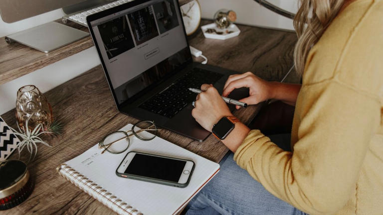 These remote jobs pay over $85,000 a year and let you work from home ...