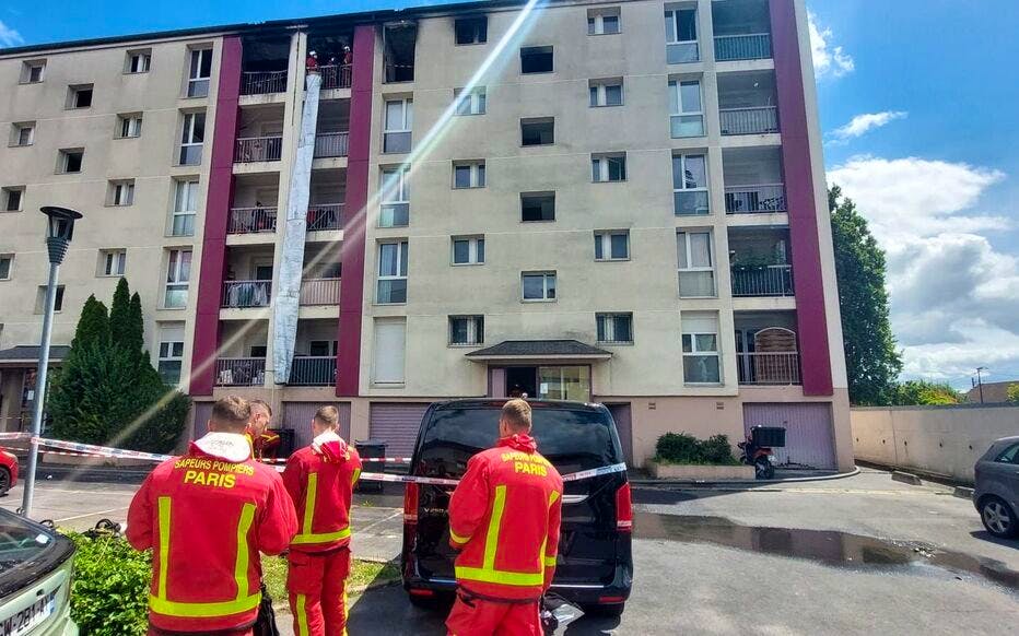 Un adolescent meurt dans un feu d’appartement en HLM