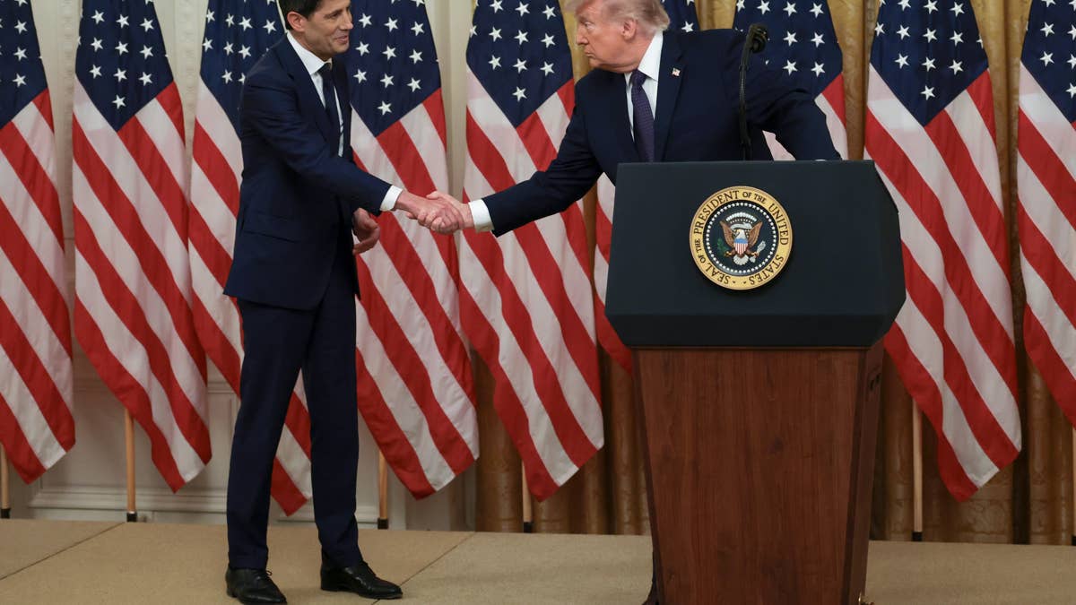 Trump makes it clear he wants Warsh to lower rate as Fed rate-hike ...