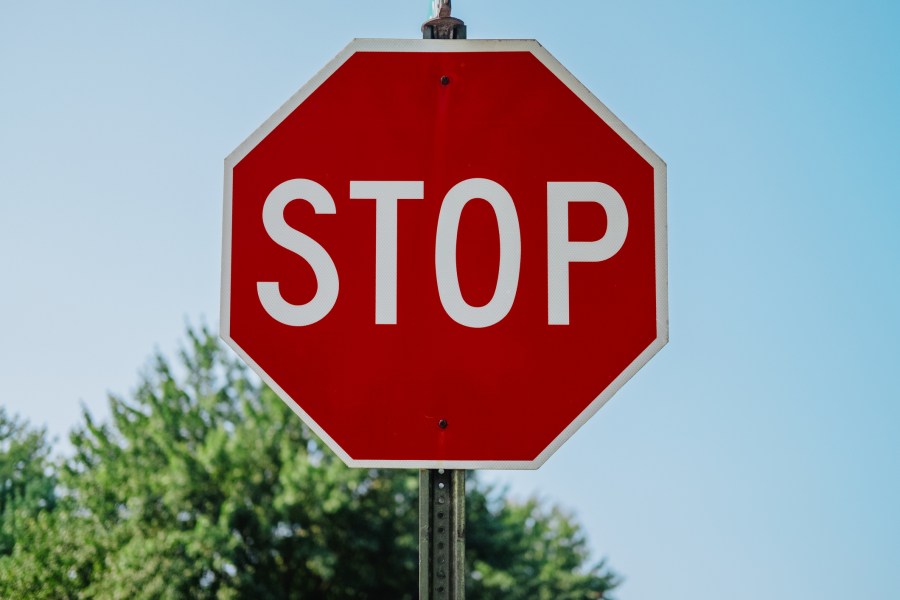 Stop vandalizing De Soto road signs, MoDOT says