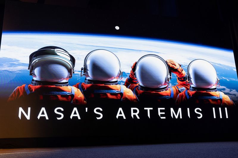 NASA taps US, Italian astronauts for Artemis mission with SpaceX, Blue ...
