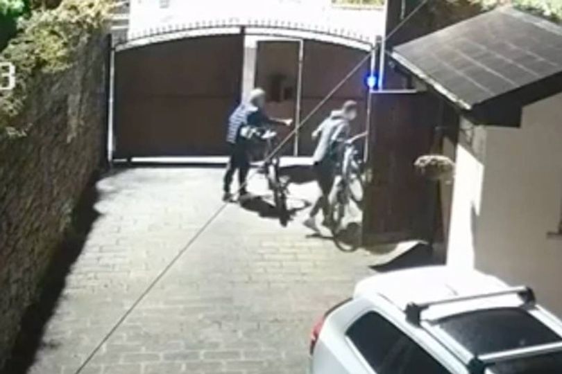 CCTV catches brazen Cork thieves stealing high-end e-bikes worth €10,000