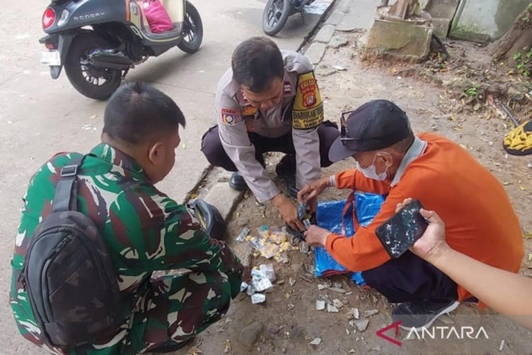 Sarang obat keras galian BKT digerebek, pelaku kabur tinggalkan ratusan ...
