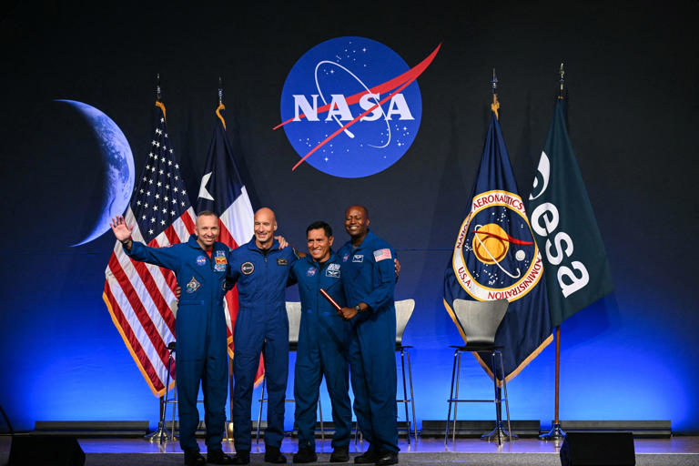 NASA's moon plans hinge on Artemis III. Here's a look at the crew