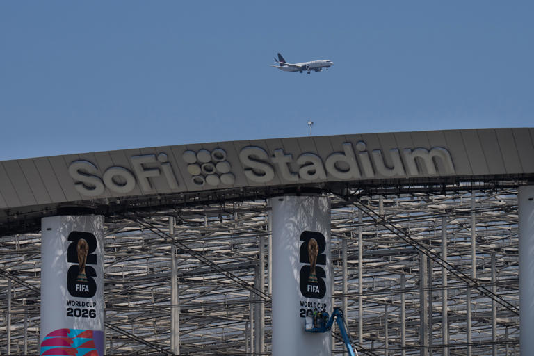 Trabajadores del estadio cerca de Los Ángeles logran acuerdo tentativo ...