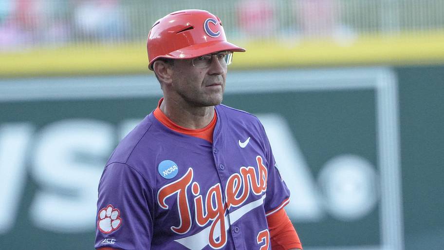 First-team All-MAC third baseman transfers to Clemson