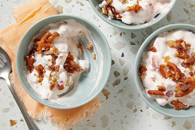 Strawberry crackle salad