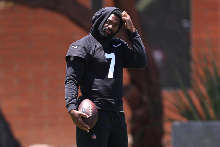 Mandatory minicamp is here as Jacoby Brissett and Josh Sweat hang out
