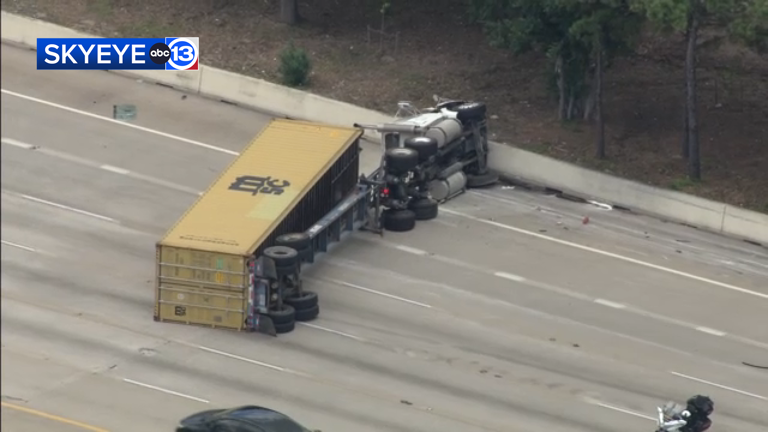 Overturned big rig causes multiple WB lanes to shut down on I-10 at Pin ...