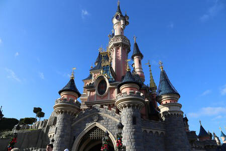 Disney gastó más de 73,000 millones de pesos en Disneyland París ...