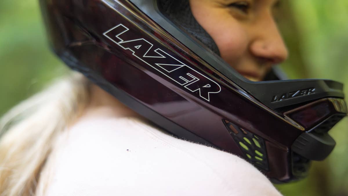 New lightweight carbon downhill helmet from Lazer