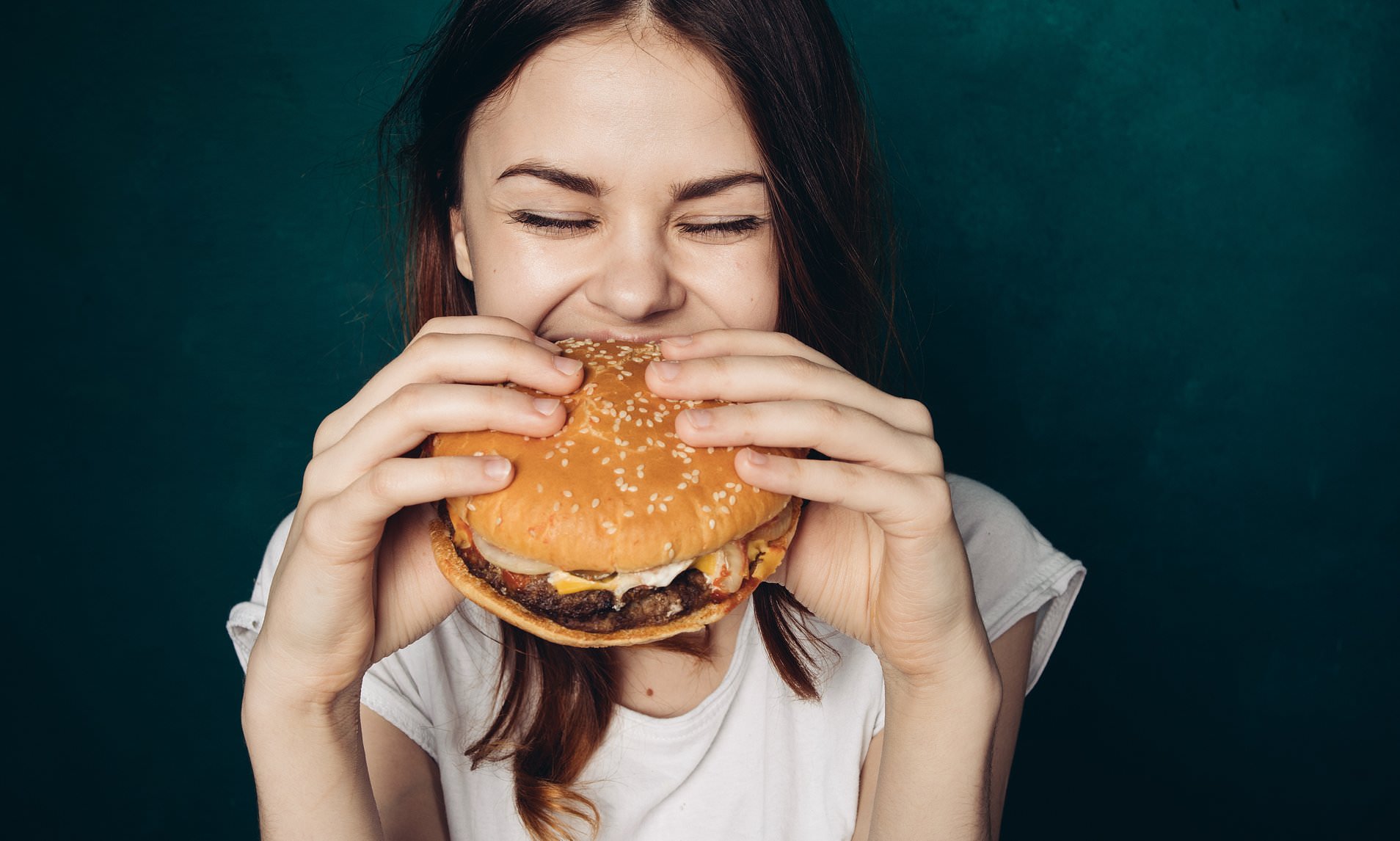 New study reveals we are eating out every single day and it's harming ...
