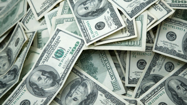 Steve Ballmer makes over $1 billion a year in Microsoft dividends