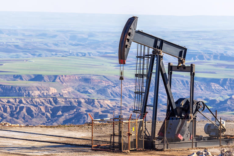 If inflation stays sticky, here's why these 2 ETFs win