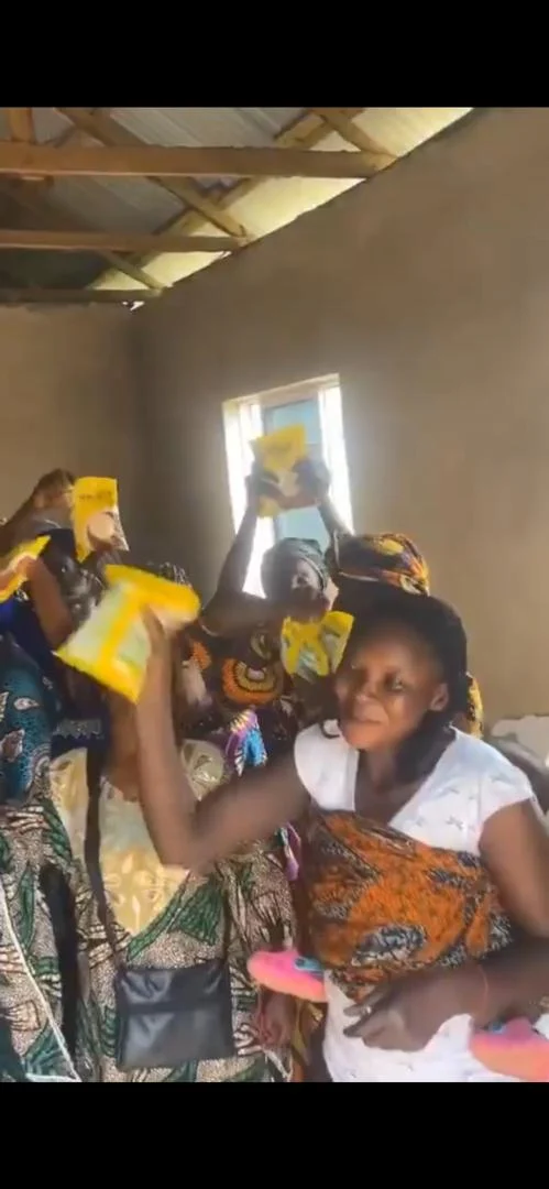 Video: Oyo residents chanting 'Jagaban 2027' after receiving semovita
