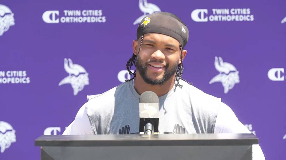 Kyler Murray doesn't love splitting reps while learning Vikings' offense