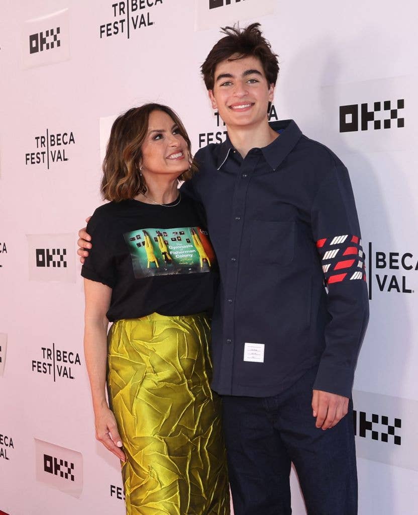 Mariska Hargitay's son matches dad Peter Hermann's 6ft 5 frame in ...
