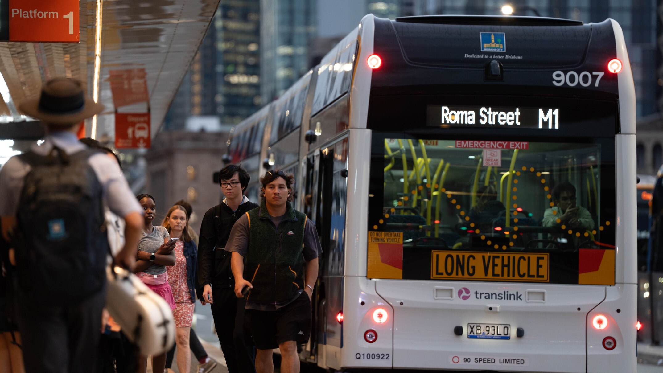 Bus overcrowding prompts push for more Brisbane transit lanes