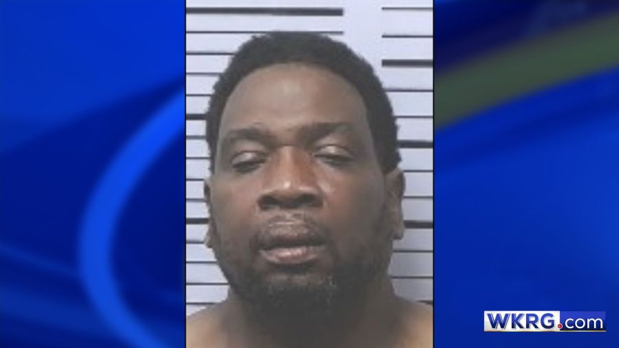 Mobile woman robbed at storage facility, suspect arrested: MPD