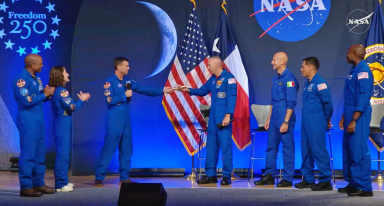 Test pilots, seasoned astronauts, surgeon: Meet the crew of Artemis-III ...