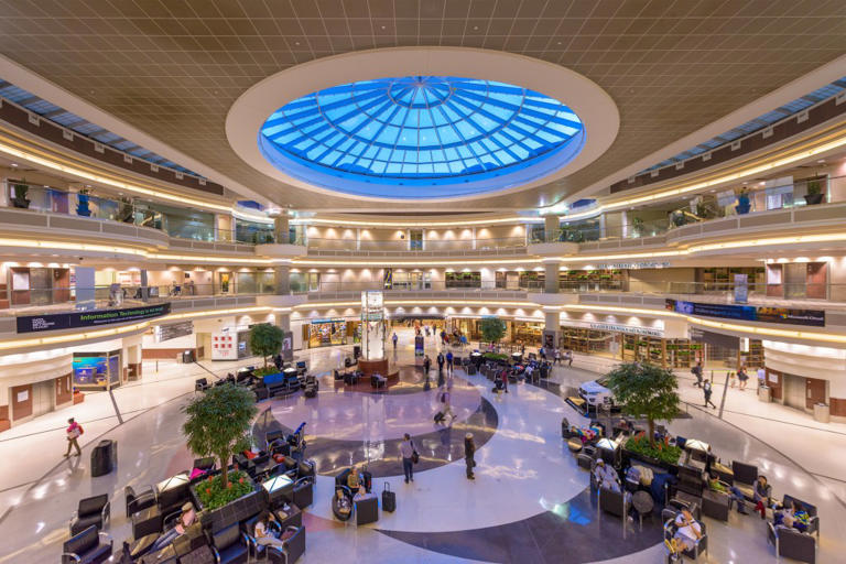 Map shows world’s best airports for layovers—according to 12 key criteria